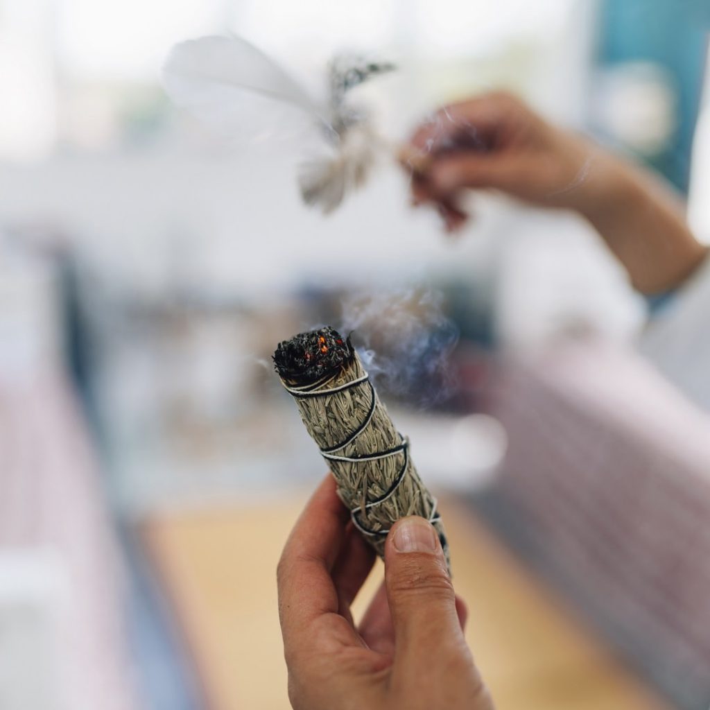 How to Perform Smudging Ceremony to Invite Positive Energy